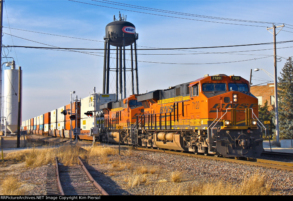 BNSF 7120